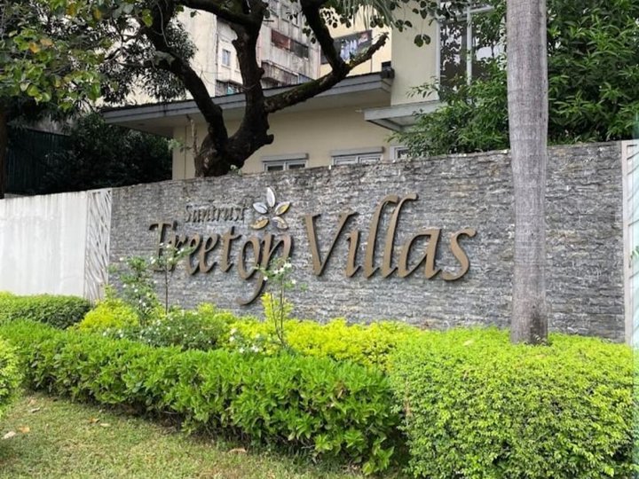 Condominium For Sale in SUNTRUST TREETOP VILLAS - CLUSTER 1, CORONADO ...