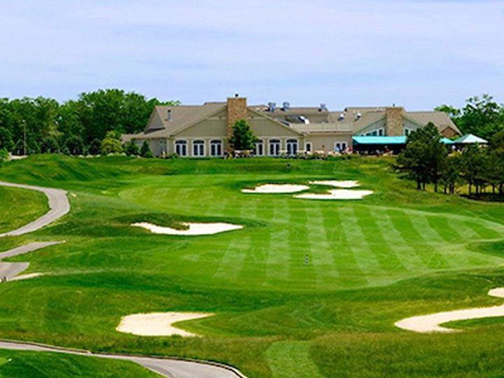 498 sqm fairway lot located inside Eagle Ridge Golf & Country Club ...
