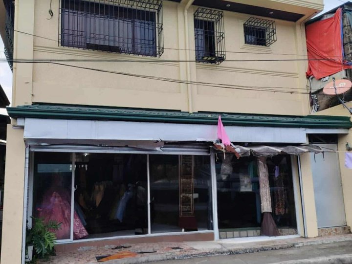 89 square meters 3 storey building. Good for business Near market LIAN ...
