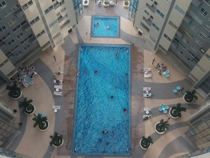 Pre Owned 2 Bedroom Condominium Unit in BGC [Condos 🏙️] (August 2023 ...