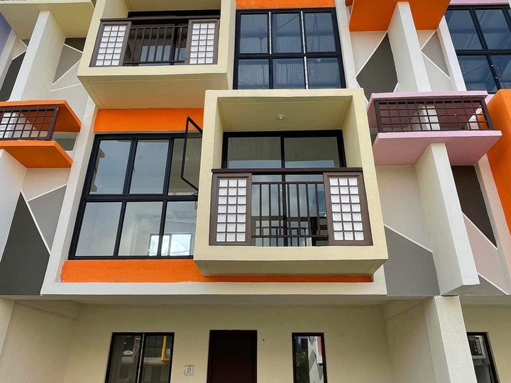 Binan 3 storey Penthouse available @ Jubilation Enclave Pavillion Mall ...