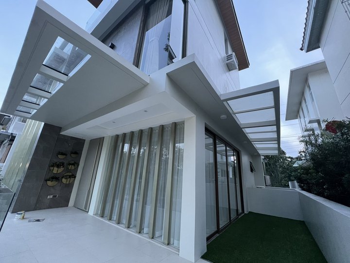 Exclusive House and Lot for Sale in Prestigious McKinley Hill Village ...