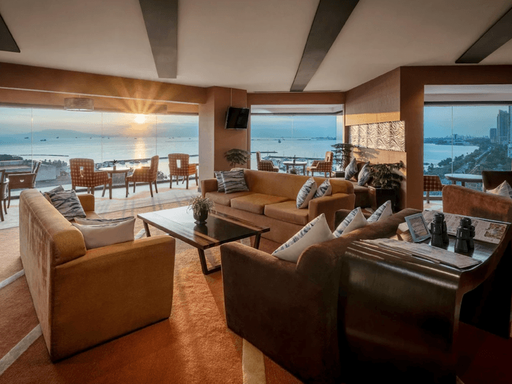 High-rise commercial building for sale in Pasay City center [Commercial ...