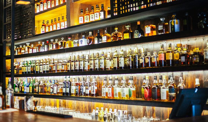 14 of Manila’s Sweetest Spots to Catch Live Music - Living in Taguig ...